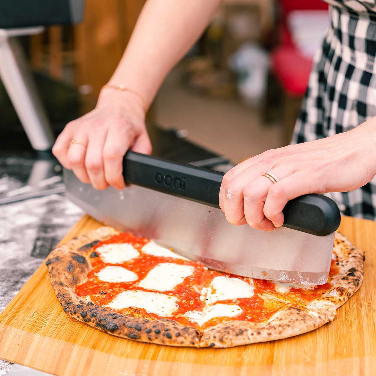 Ooni Stainless Pizza Cutter Rocker Blade - UU-P06700 | Abt