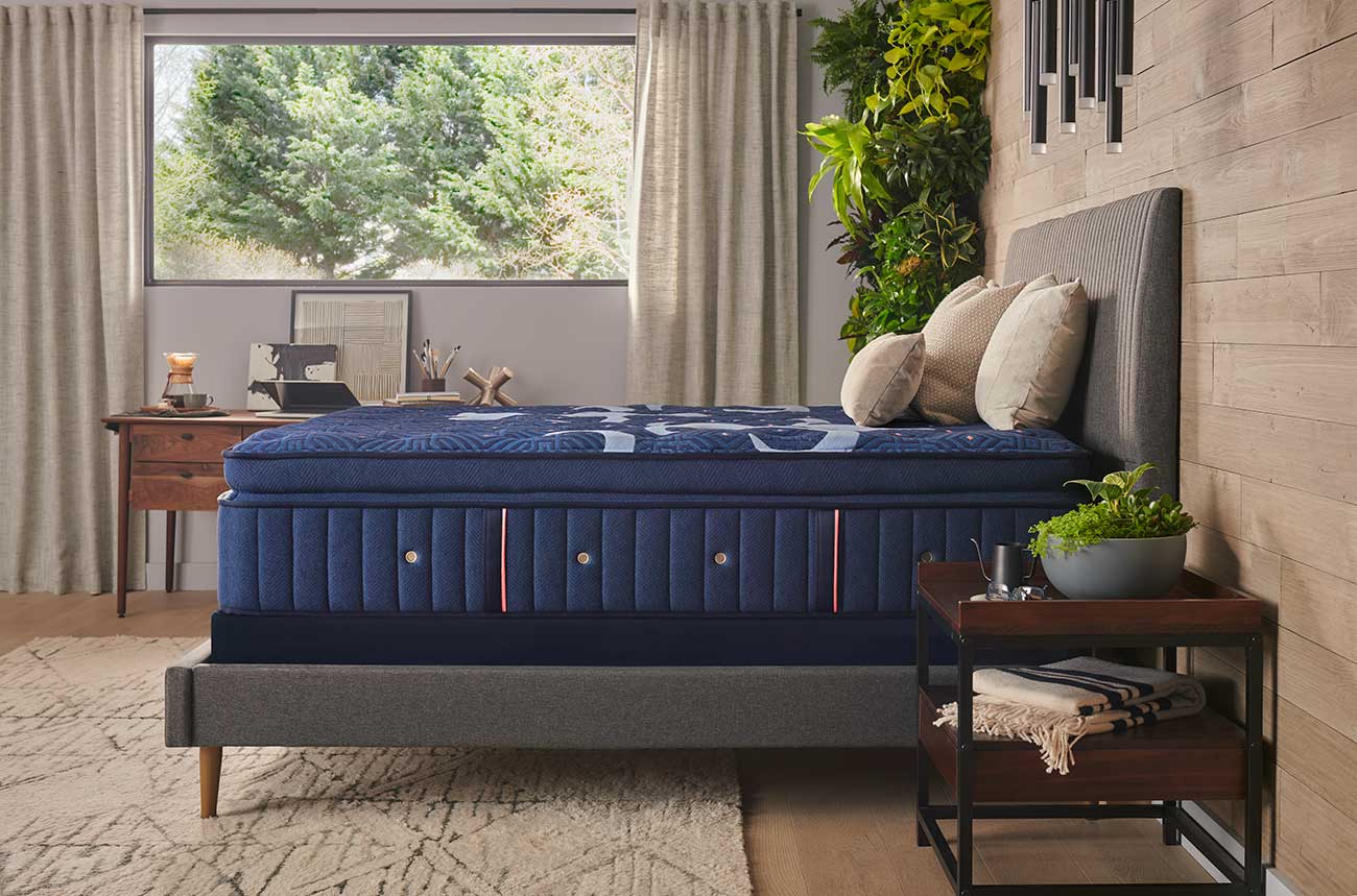 Stearns & Foster Lux Estate Firm PT Queen Mattress 53019451