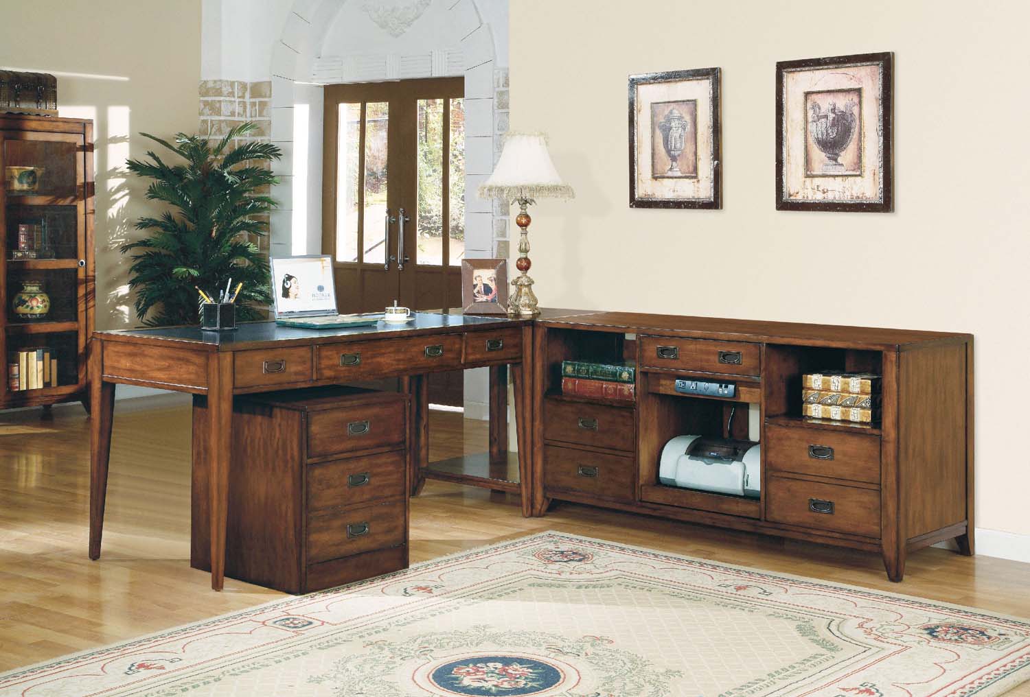 Hooker Furniture Danforth Executive Leg Desk - 388-10-458