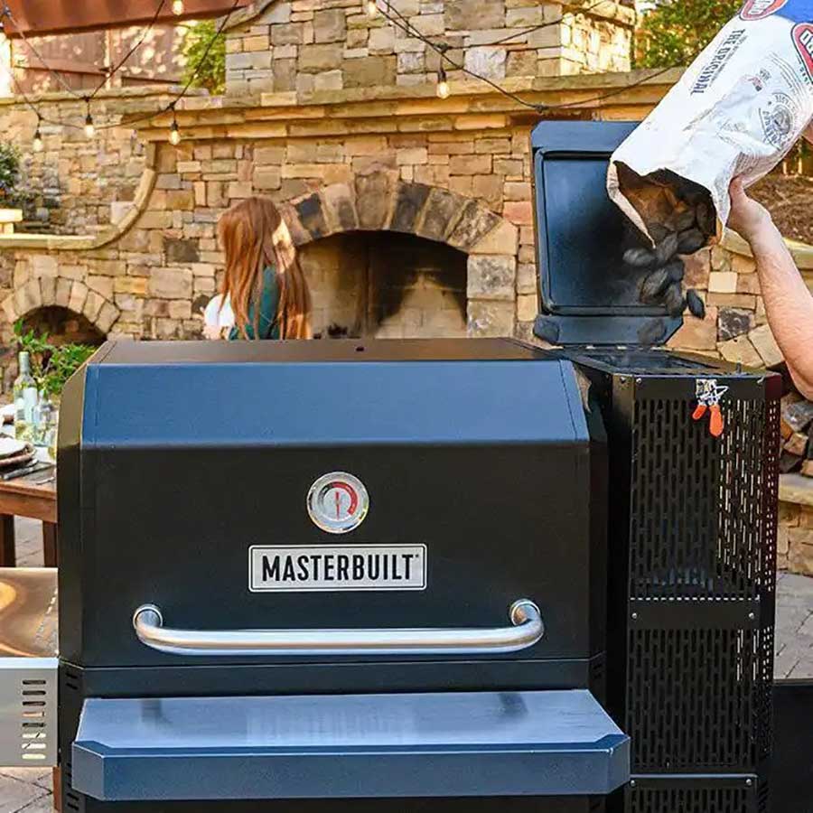 Masterbuilt Gravity Series 1050 Charcoal Grill | Abt