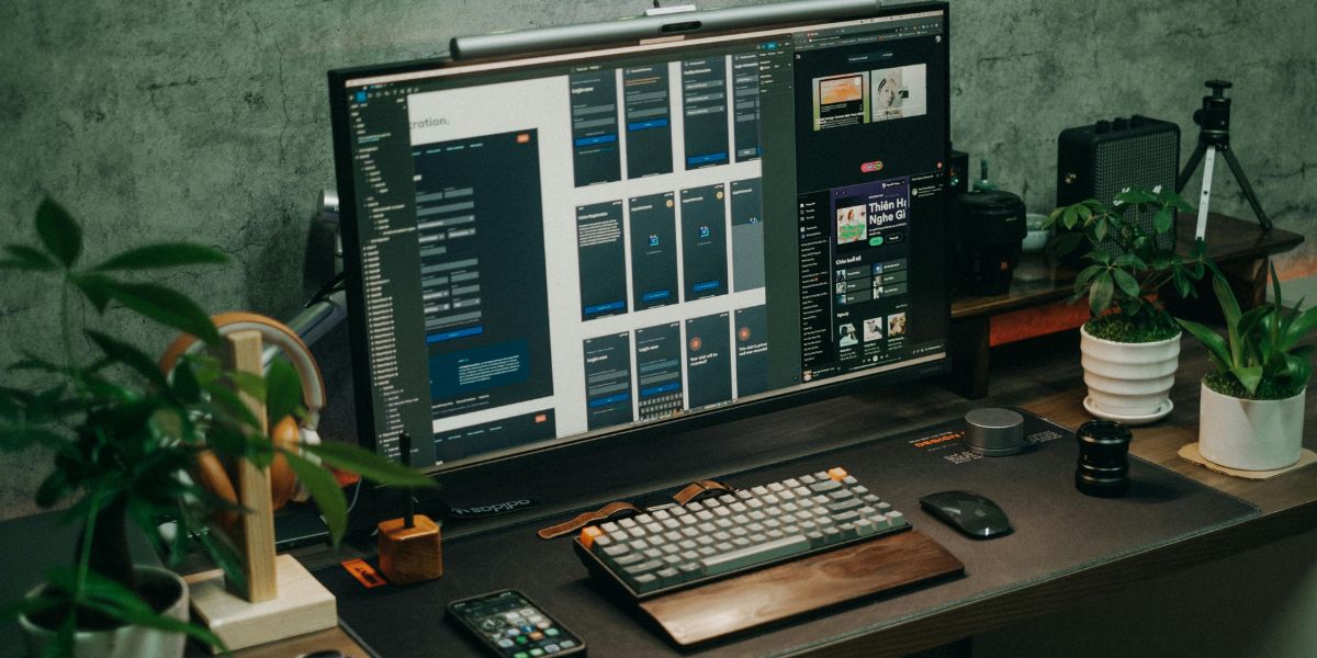 How to Clean a Computer Monitor