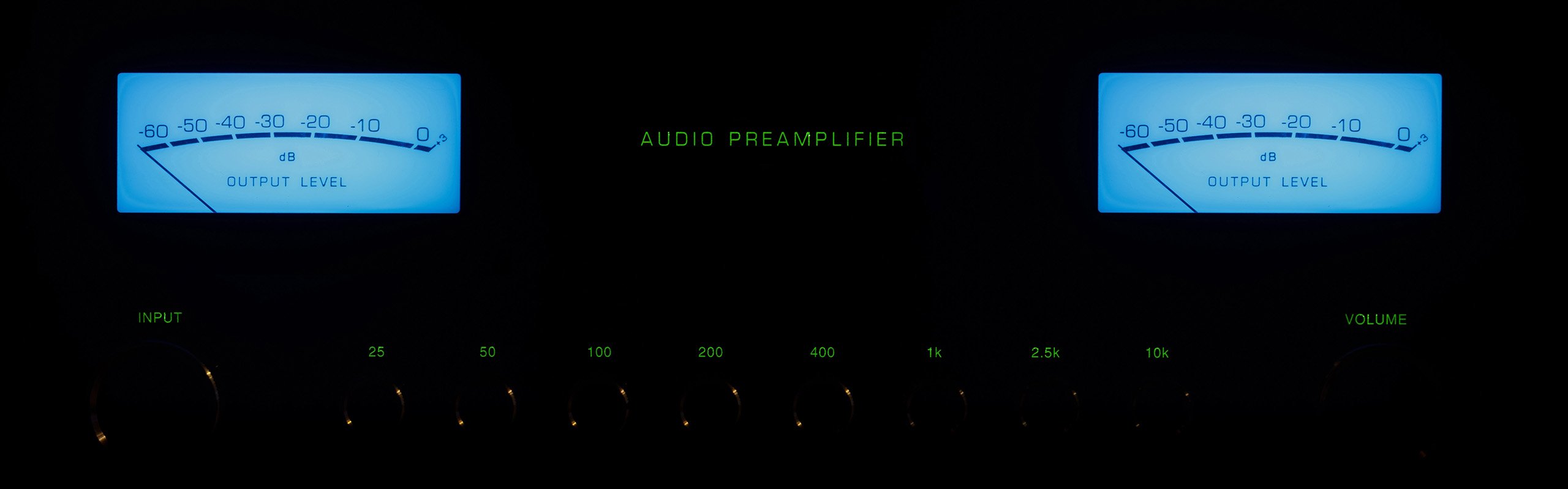 Preamplifier vs. Amplifier: What's The Difference? | Abt