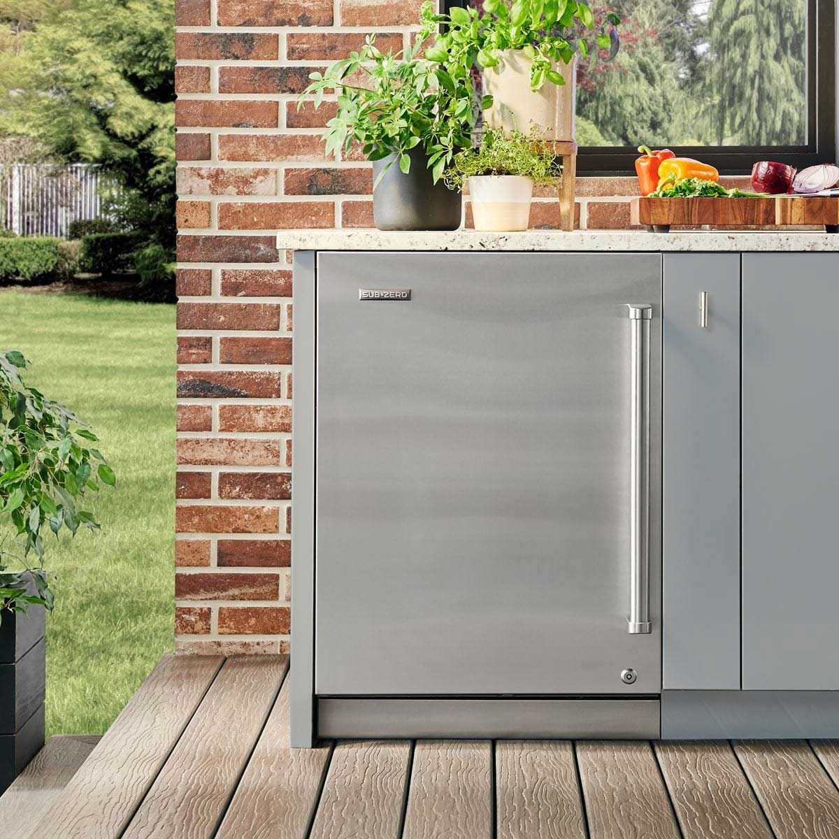 Sub-Zero Refrigerators - Outdoor Left Hinge Door Panel Lock Stainless ...