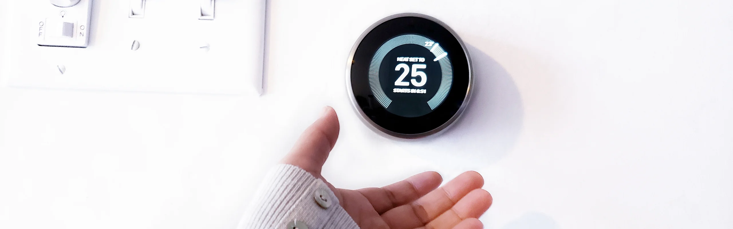 What Is the Best Temperature to Set My Thermostat in the Winter?